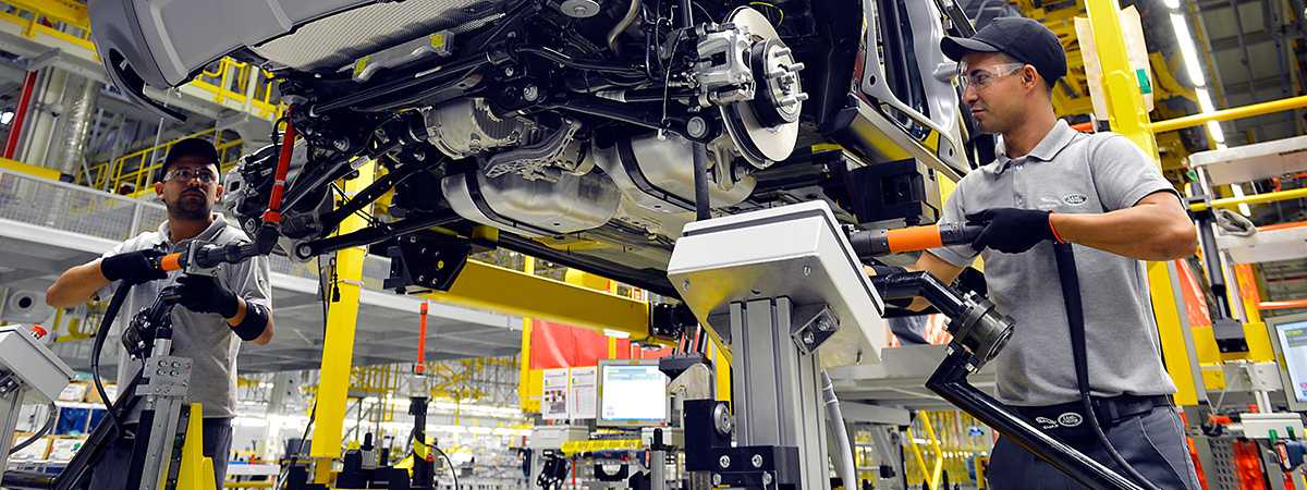 150 EV Techs Hired to Prepare for All Electric Range Rover