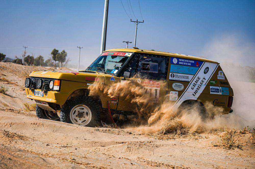 Land Rovers Line Up for Dakar Rally in Classic Category